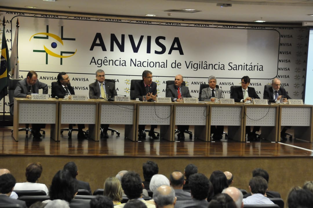 Ao vivo: diretores da Anvisa se reúnem para votar atual...